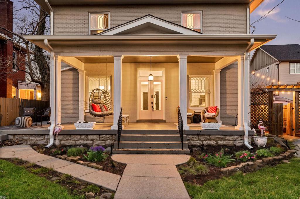 Elegant Elliott-2 Units-Hot Tub-Mins to 12 South, Nashville ...