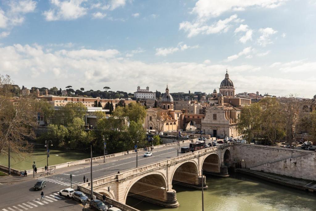 iFlat Bright & Modern Living with Panoramic View, Rome (updated prices ...