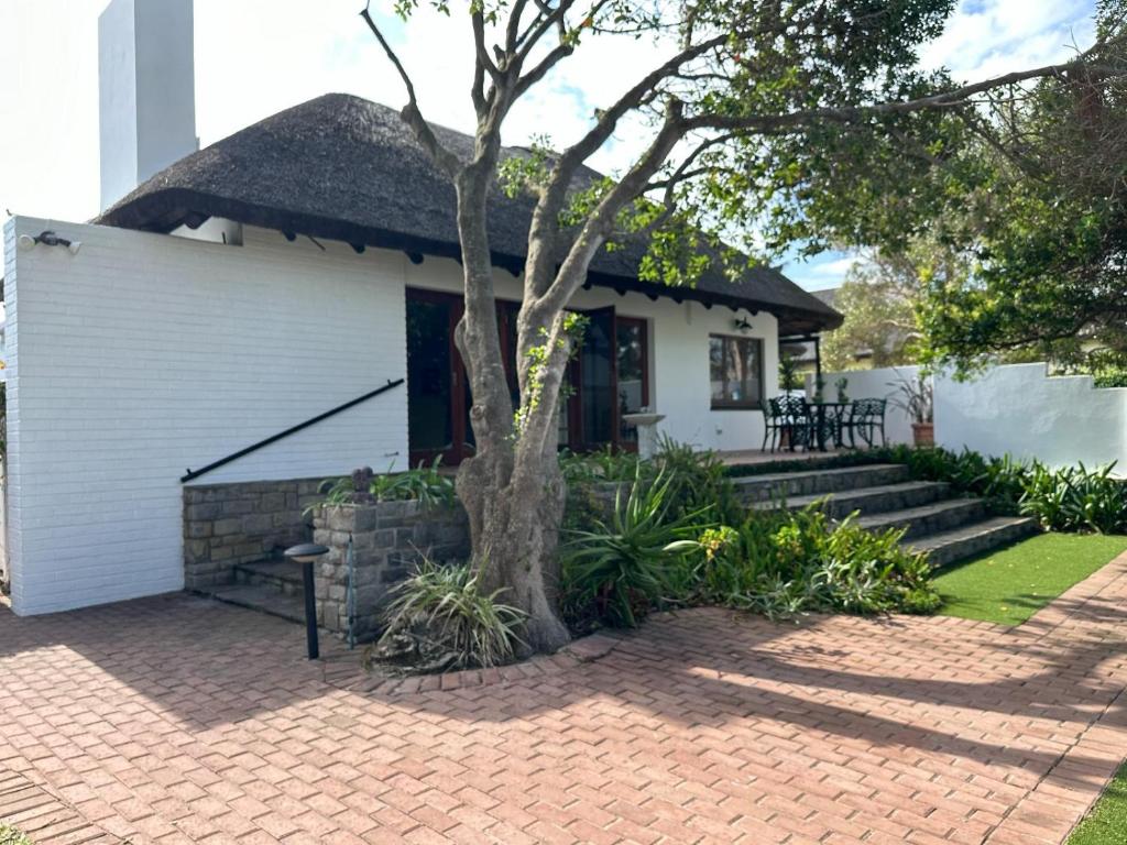 House on Westcliff, Hermanus (updated prices 2026)