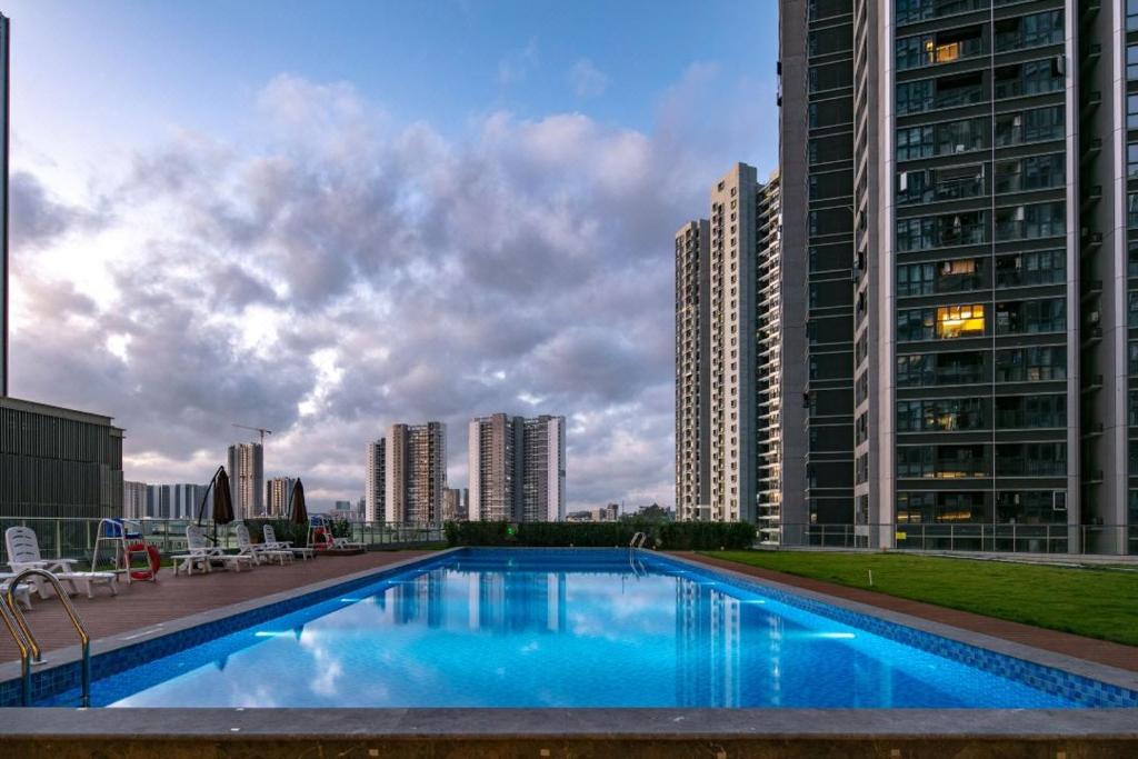 Mehood Lestie, Shenzhen Pinghu, Shenzhen (updated prices 2025)