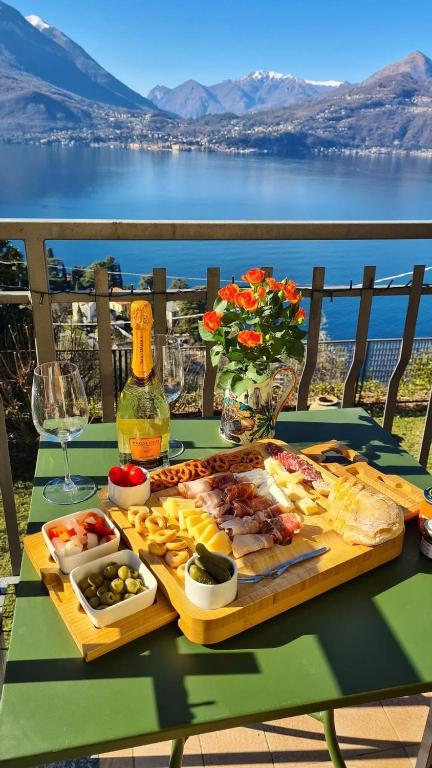 Villa gli Ulivi - Calafate Lake & Mountain View, Perledo (updated ...