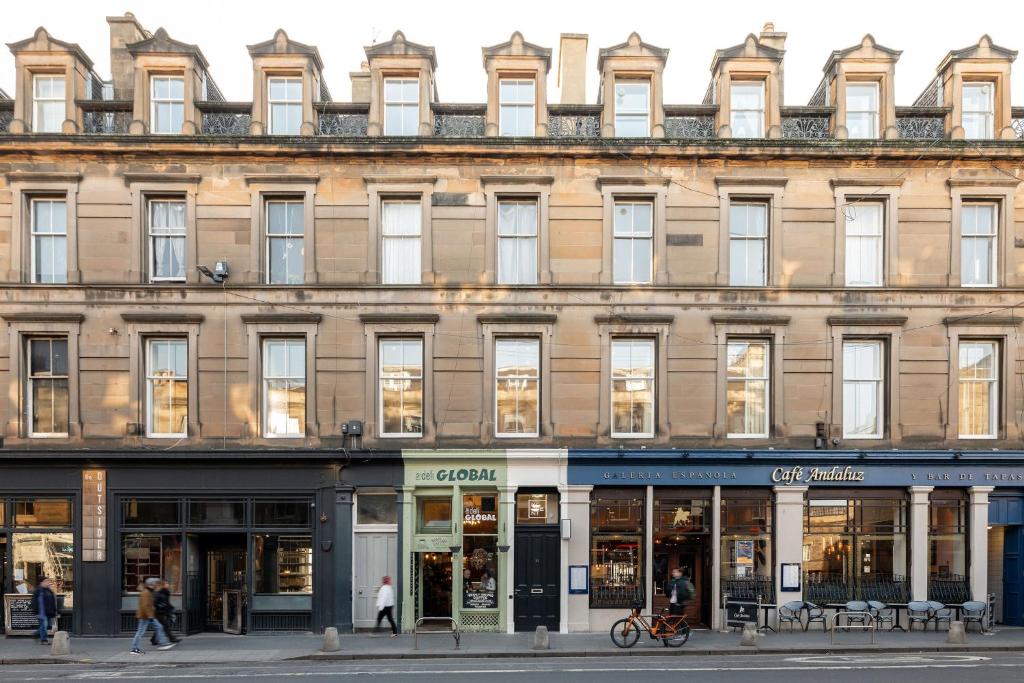 Moment George IV Bridge, Edinburgh (updated prices 2025)