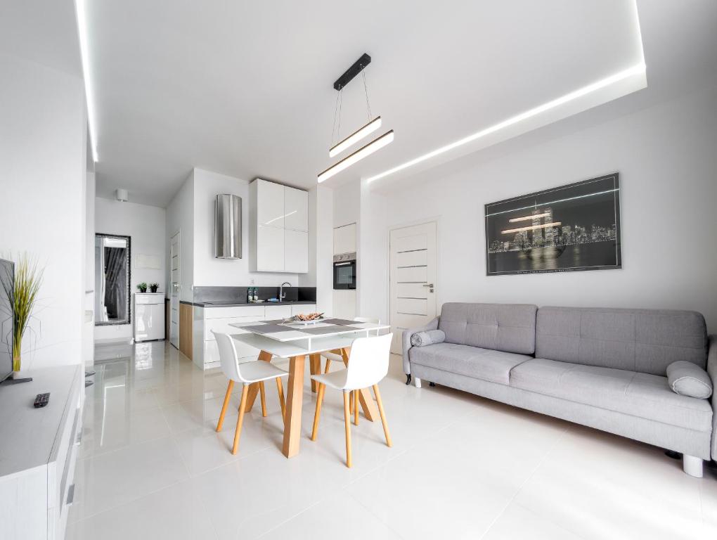 Riverside Harmony Chic Apartment by BookingHost, Wrocław (updated prices 2026)