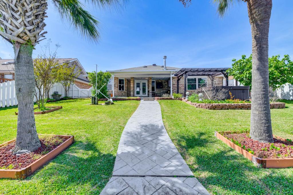 Boat Dock and Lift Waterfront Getaway in Slidell!, Slidell (updated ...