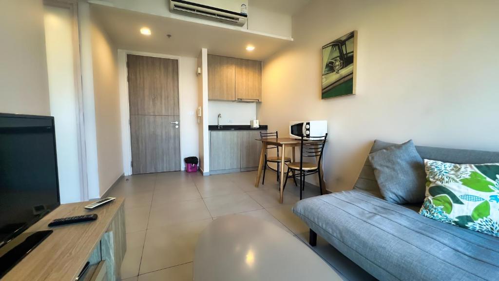 Walking Street Unixx condo Beautiful sea view, Pattaya South (updated ...