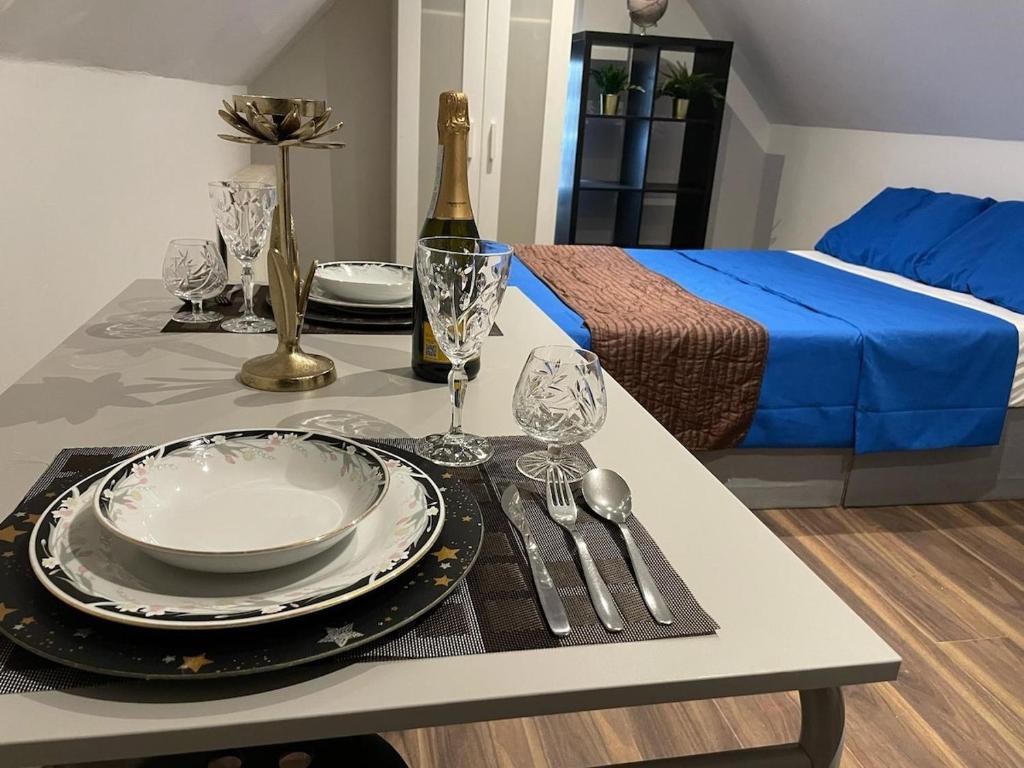 Confy Studio near Central London, Northolt (updated prices 2025)