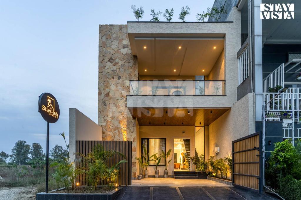 StayVista at Stay-ish Villa with Pool, Wi-Fi, BBQ, Amritsar (updated ...