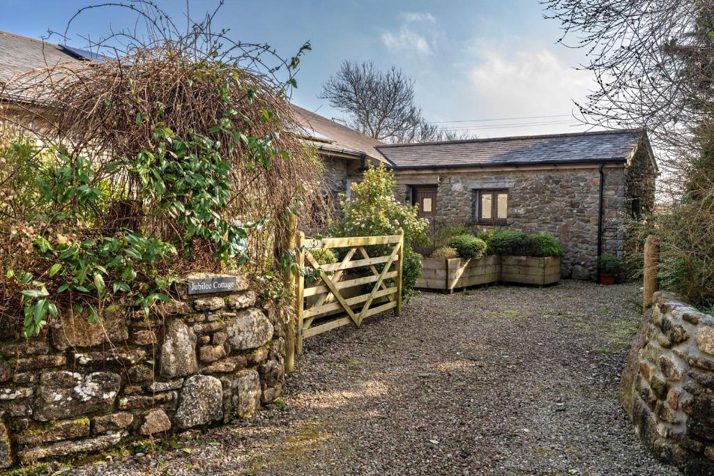 Finest Retreats - Jubilee Barn Cottage at Bodmin Moor, Saint Breward ...