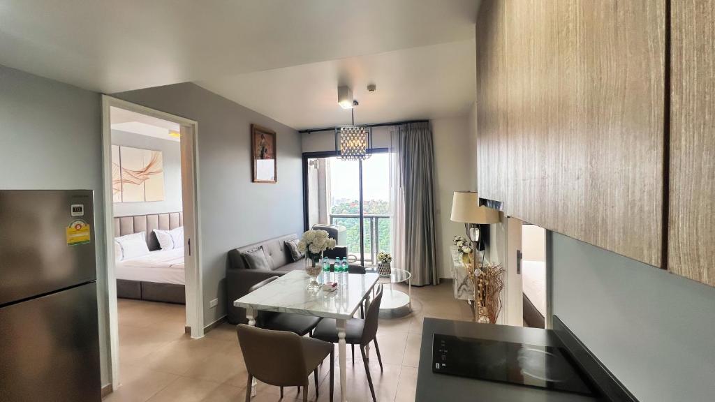 Walking Street Unixx condo Beautiful sea view, Pattaya South (updated ...