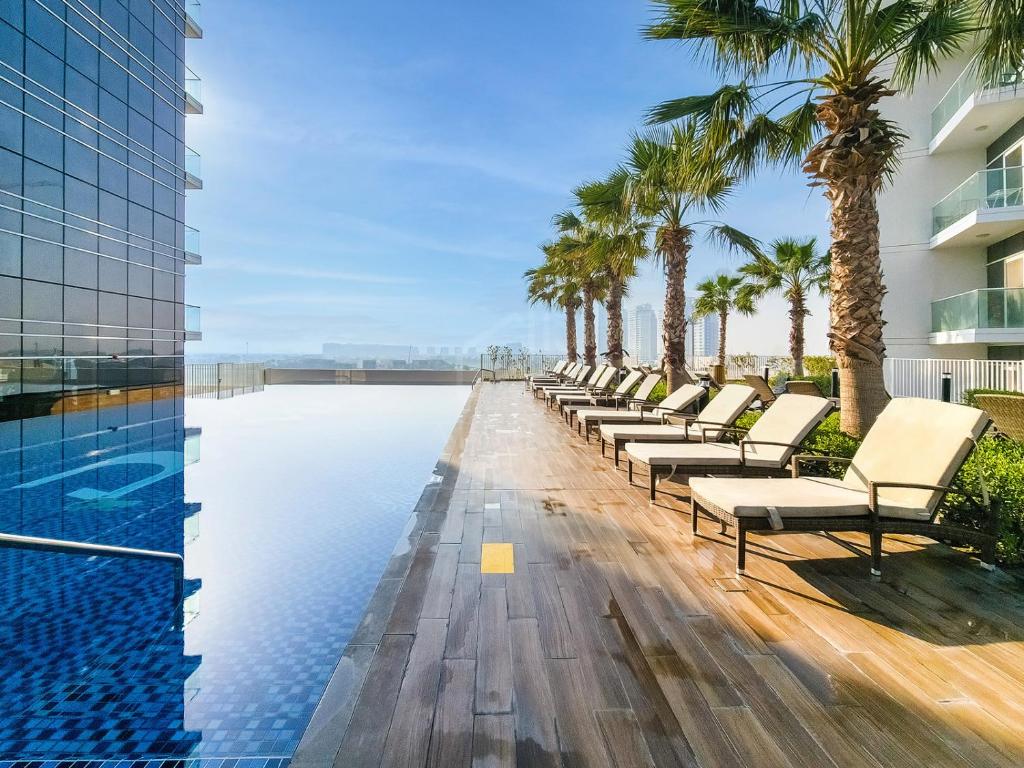 Elegant Studio in Damac Hills Carson - Tower C, Dubai (updated prices 2025)