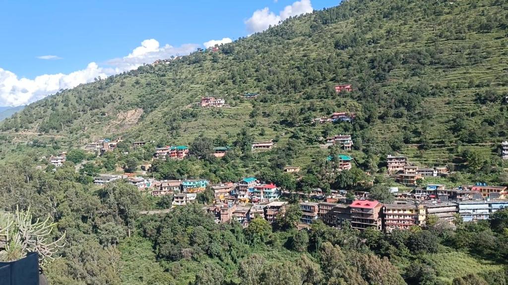 Aastik guest House, Kumhārsain (updated prices 2025)