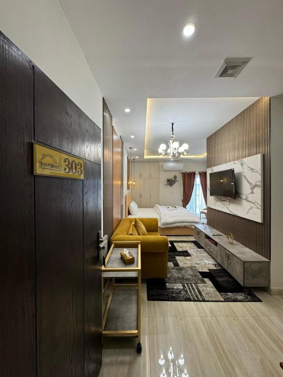 Just Move Luxury Studio, Near ISB Int'l AIRPT, Islamabad (updated ...