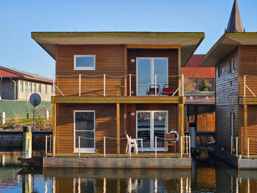 FLOATING HOUSES - "schwimmende Ferienhäuser" - Barth Haus 3, Barth (updated prices 2026)