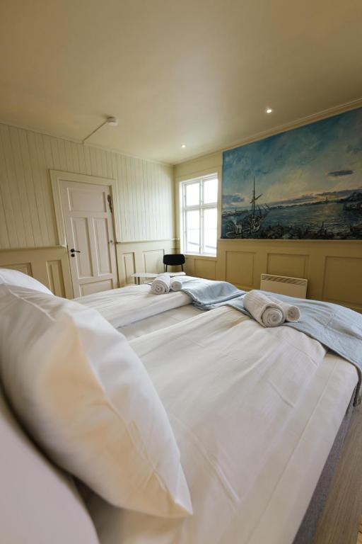 Skata Hotel Henningsvær, Henningsvær (updated prices 2025)