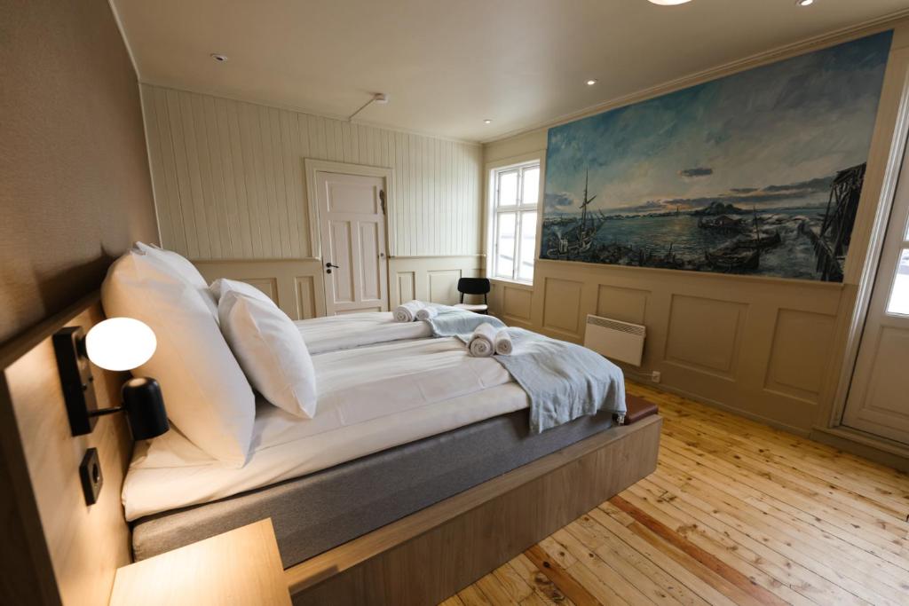 Skata Hotel Henningsvær, Henningsvær (updated prices 2025)