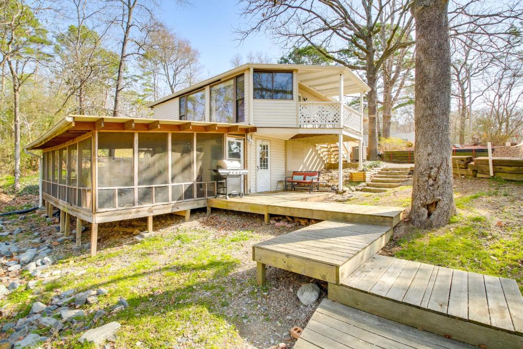 Lake Hamilton Family Gem Hot Tub and Boat Slip!, Hot Springs (aktualne ...