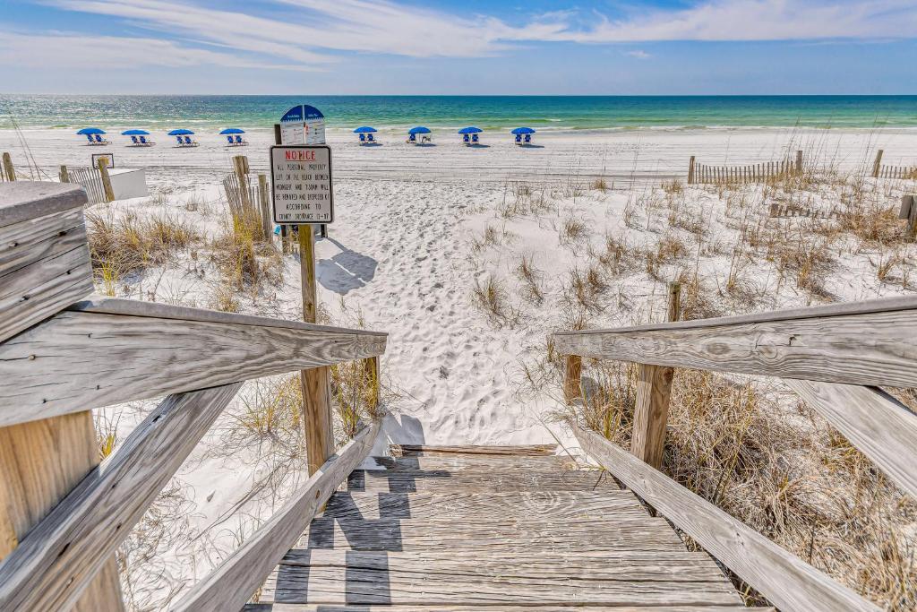 Waterfront Fort Walton Beach Condo Pool Access!, Fort Walton Beach ...