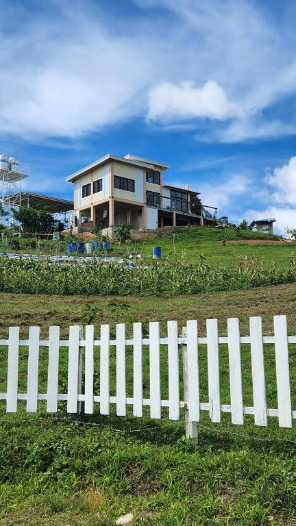 Inn the Mountain a farm house on a foggy farm hill, Cebu (preços ...