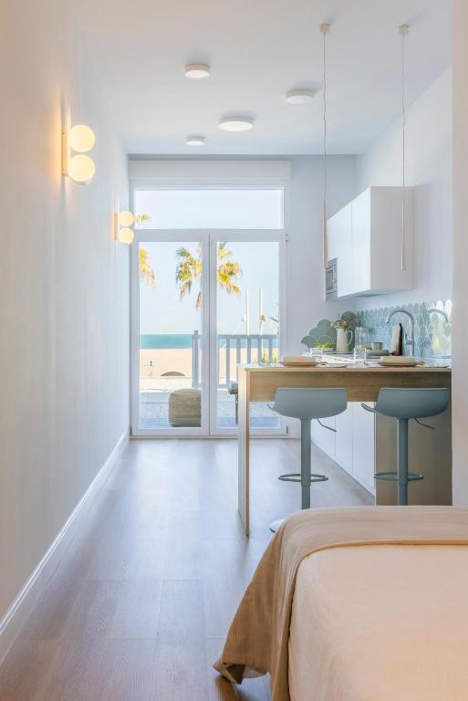 Exclusive beachfront apartment, Valencia (updated prices 2026)