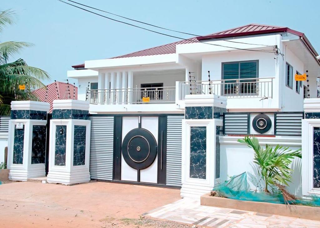 the lords palace guest house, Tema (prezzi aggiornati per il 2025)