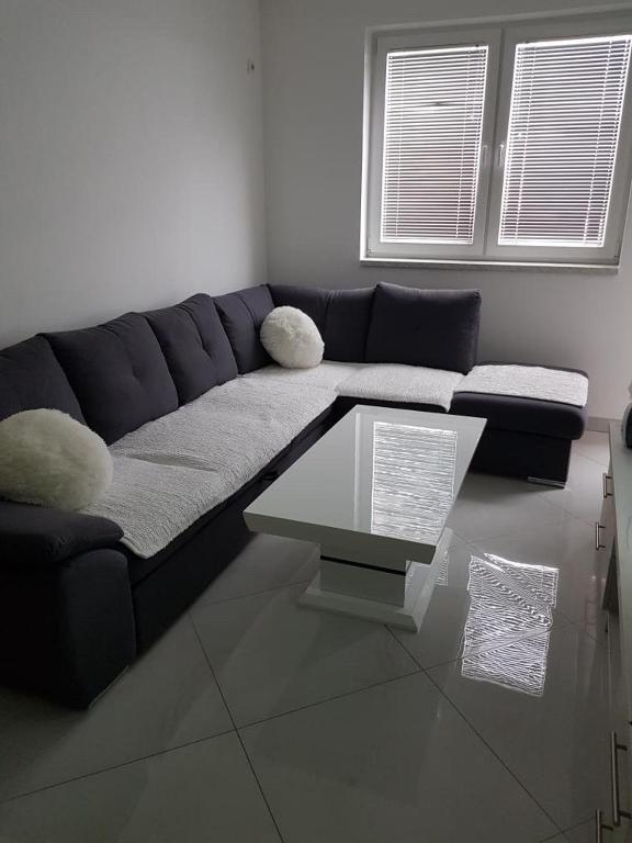 Stan na dan VD, Bijeljina (updated prices 2026)