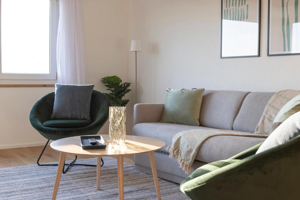 STAYY On Top Penthouse-Apartment near Airport, Opfikon (aktualisierte ...