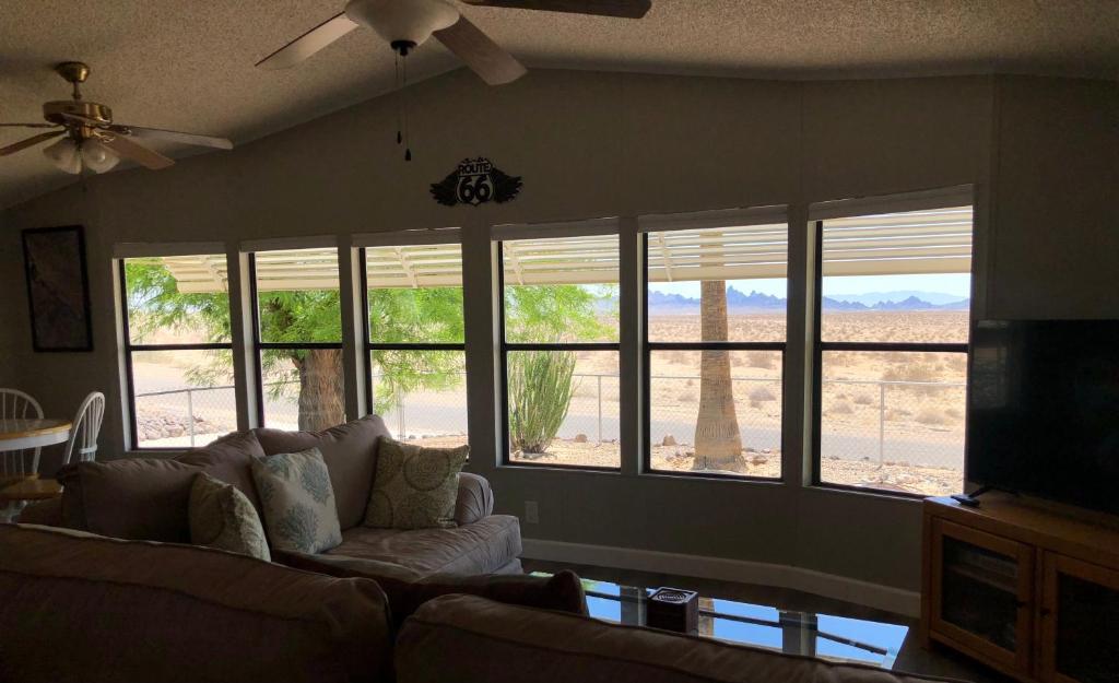 Gorgeous Sunset and Desert Views in Topock, Topock (updated prices 2026)