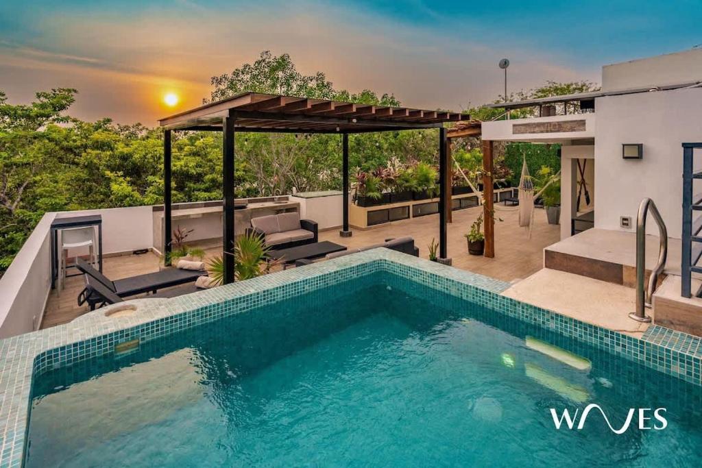 4 Br Spacious Exclusive Townhouse with Private Rooftop and Pool Navio ...