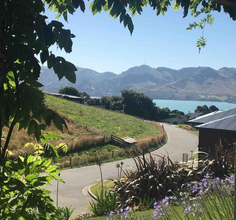Luxury Diamond Harbour Retreat with Ocean Views, Diamond Harbour ...