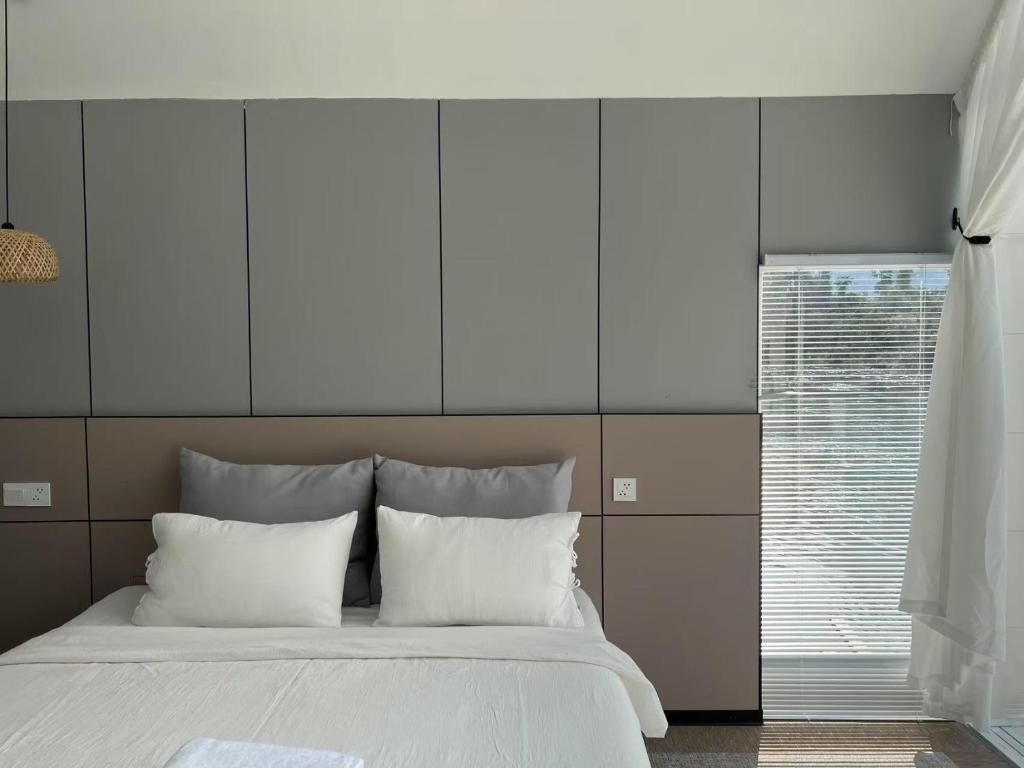 M & R 2 float house, Muang Fuang (preços atualizados para 2025)