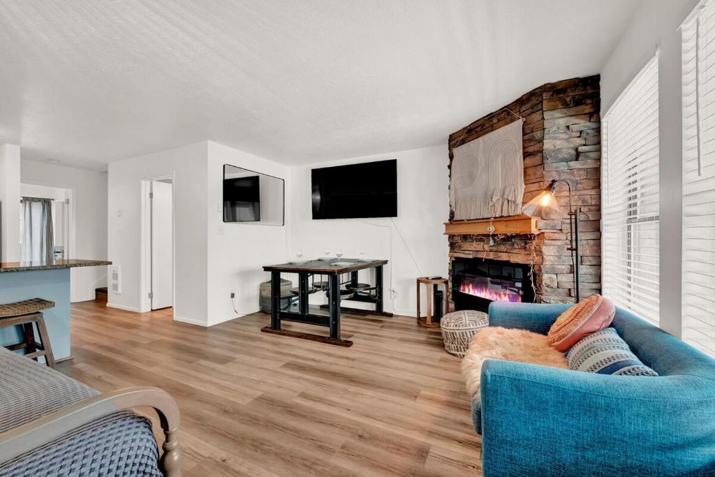 2BD 2BA Mountain Retreat with AC, Eden (updated prices 2025)