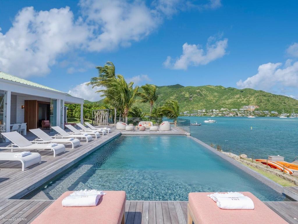 Waterfront, heated pool & fully AC، Anse Marcel (أسعار محدثة لعام 2025)