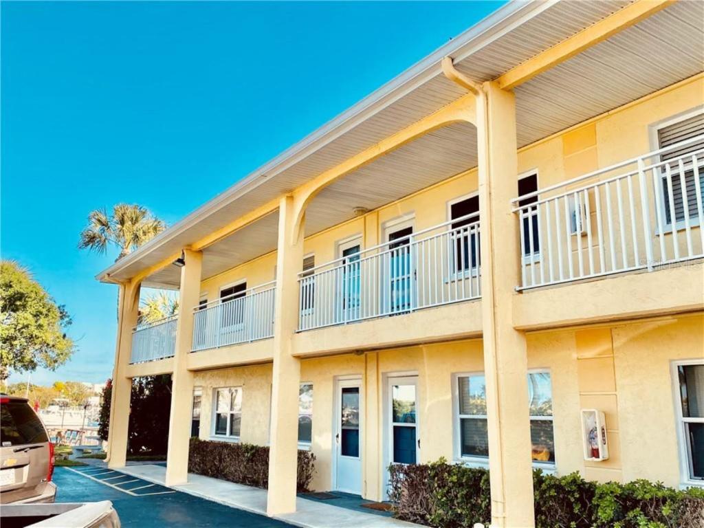 Treasure Island renovated condo across SunsetBeach, St. Pete Beach ...