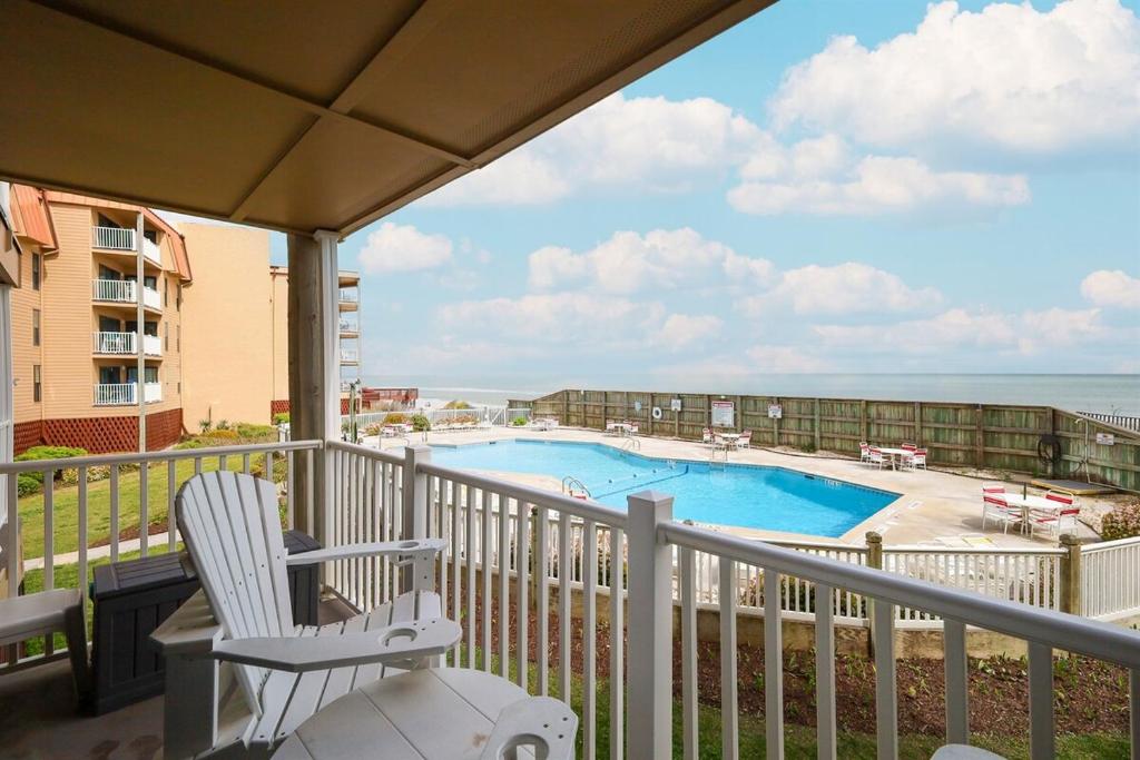 Beach Life From Sunrise to Sunset - Oceanfront, North Topsail Beach ...