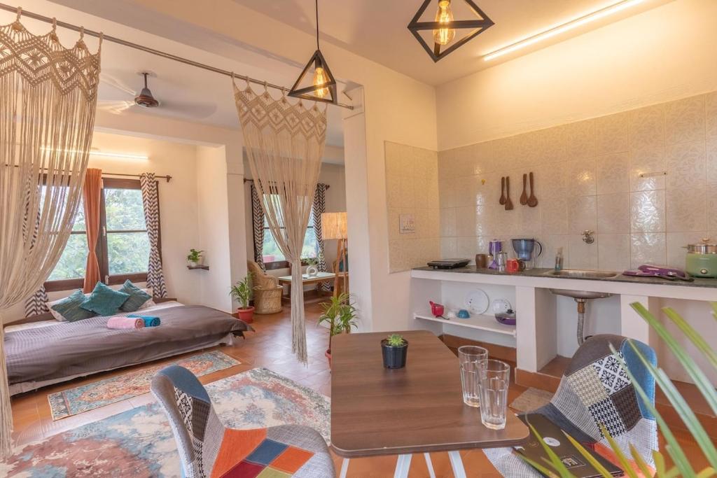 Indie apartments- Keri's Studio with Kitchen, Bir (bijgewerkte prijzen ...