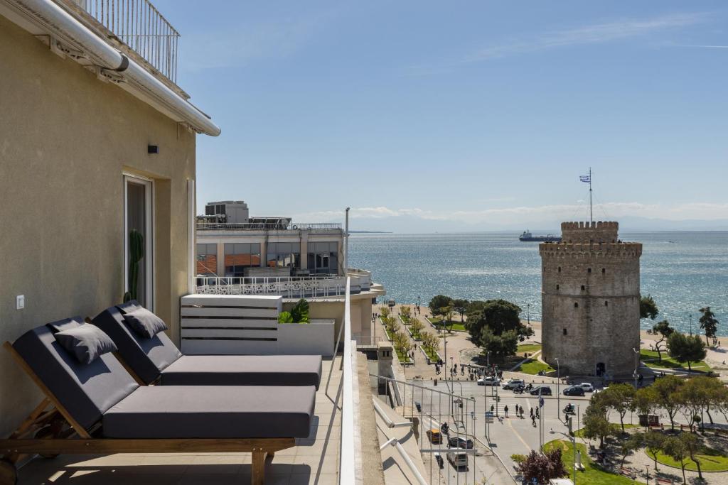 La Maison Dorée - Elegant Stay with Unique View by BiNoBi ...