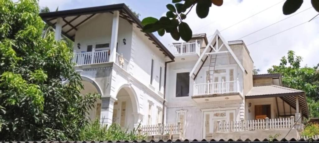 The White House Kandy, Kandy (updated prices 2026)