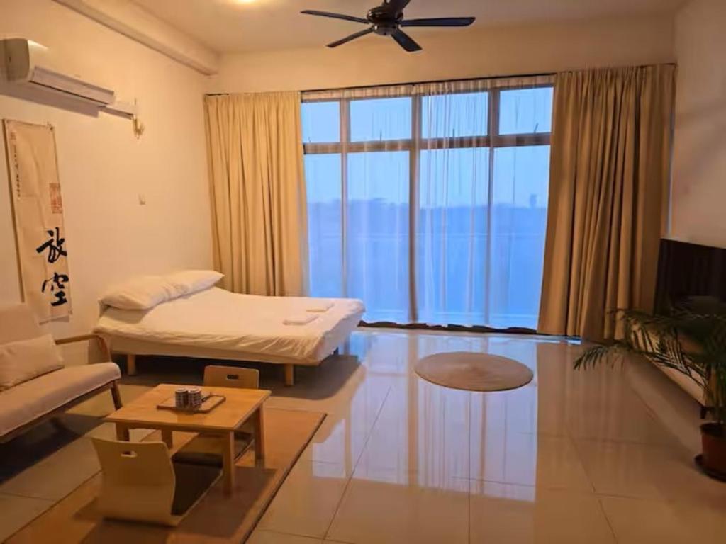 012 Palazio Apartment Japanese style Studio Mount Austin Wifi & Netflix ...