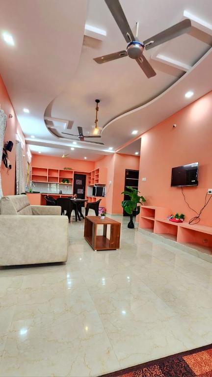 RUSHITHA HOMESTAY - NEAR To ALIPIRI- FREE WIFI - FAMILY STAY ONLY ...