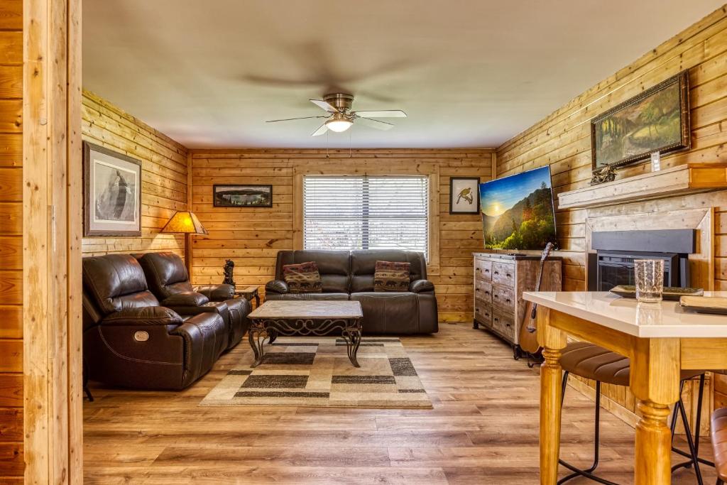 Happy Hollow Hideaway, Sevierville (updated prices 2025)