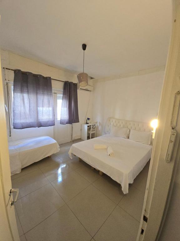 Mendale Simply house in heart of tlv near freshman beach, Tel Aviv ...