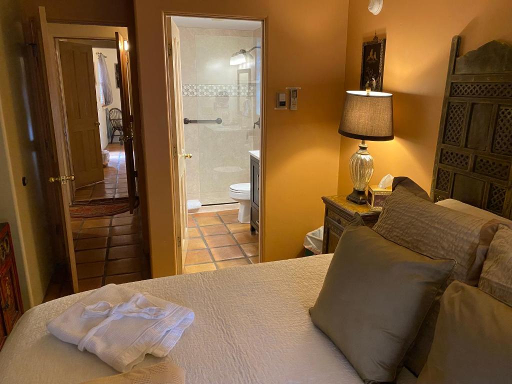 Casa De Tres Lunas House Of Three Moons
