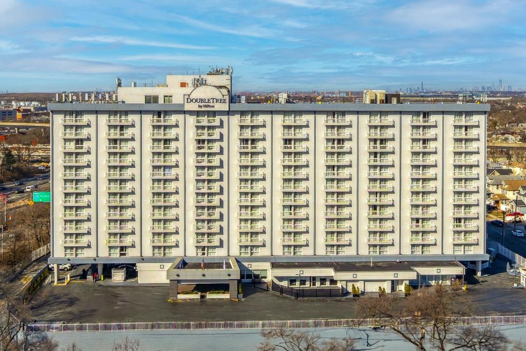 DoubleTree by Hilton New York JFK Airport, Queens (updated prices 2025)