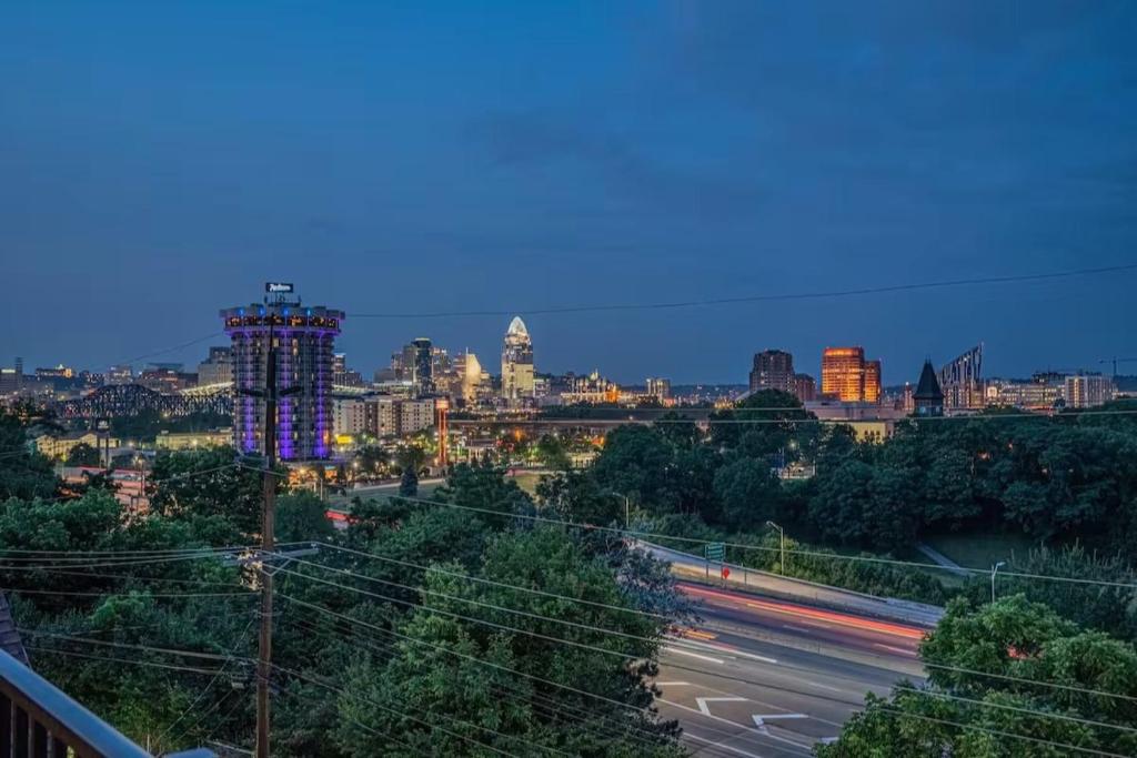 Incredible Cincy City Views - Rooftop Patio, Covington (updated prices ...