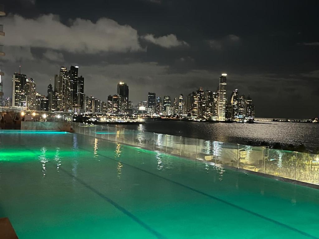 Skyline Seaview Suite Infinity Pool Rooftop, Panama City (updated ...