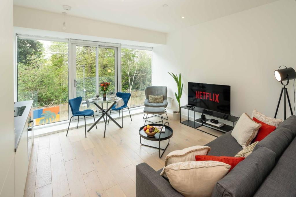 Chiswick Parkside Apartments by Sleepy Lodge London, Kew Bridge ...