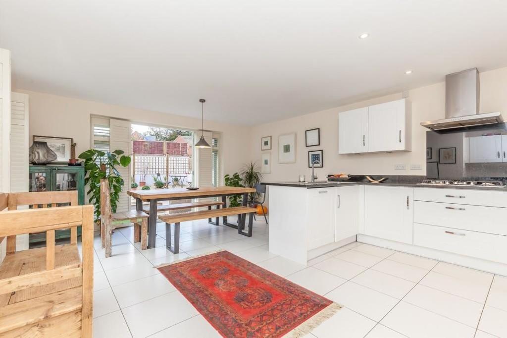 Cherry Tree House - Holiday Home in the Cotswolds, Upper Rissington ...