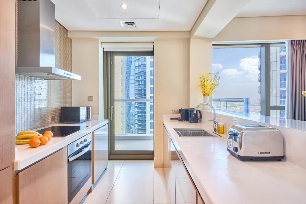 Spacious 2 Bedroom Apartment in DAMAC Towers by Paramount Dubai with ...