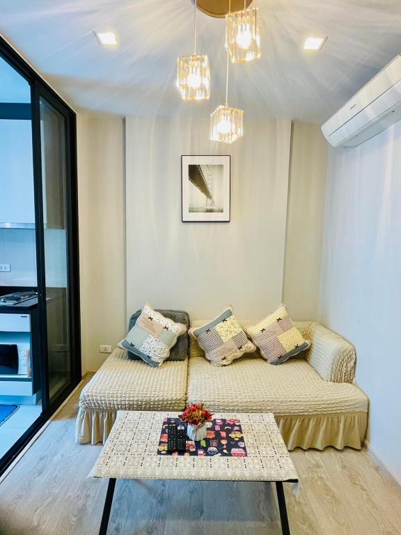 The base Central Pattaya 435 by Numam, Pattaya Central (updated prices ...