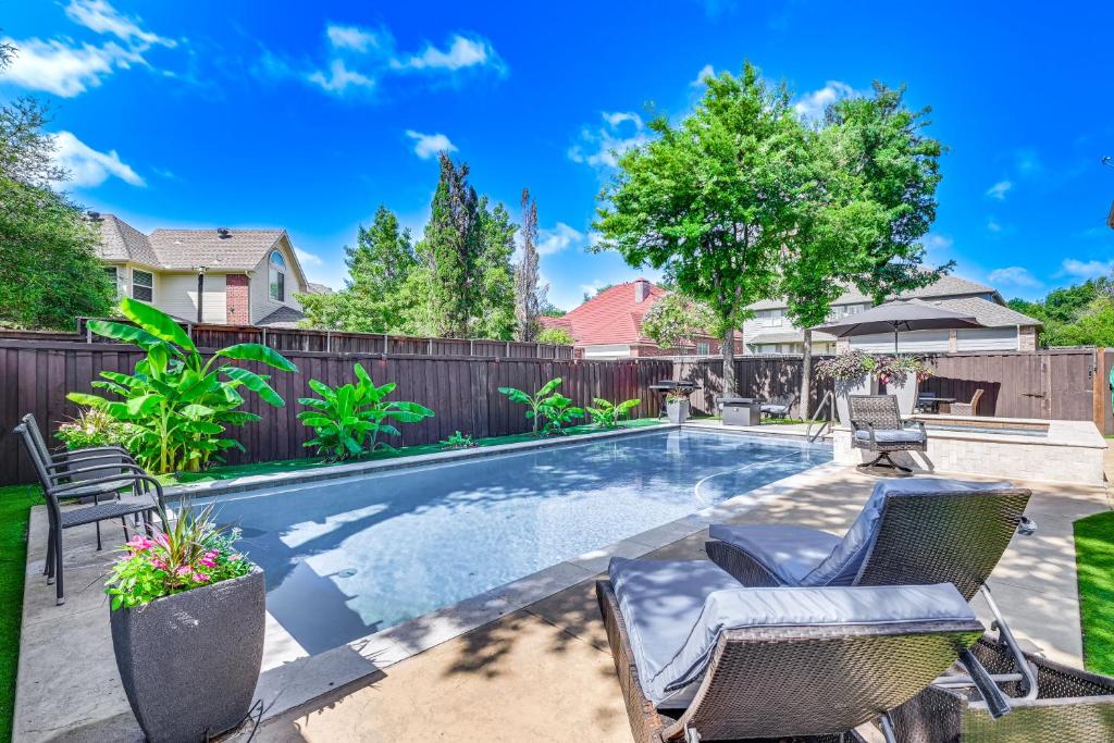 Relax By Pool, Soak in Hot Tub Plano Home, Plano (updated prices 2026)